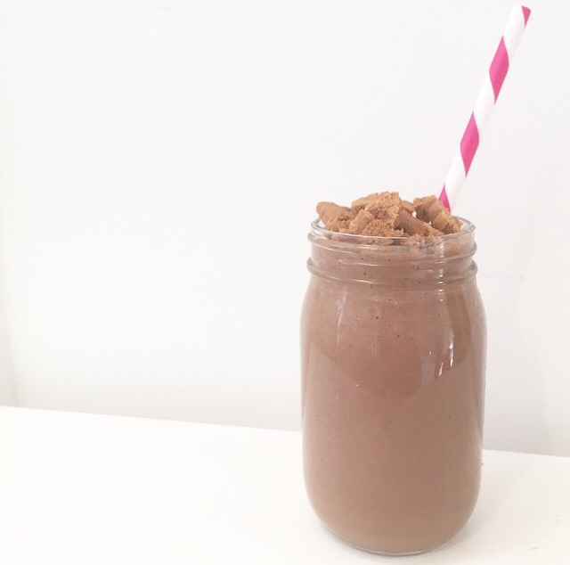 Crunchy chocolate caramel milkshake recipe